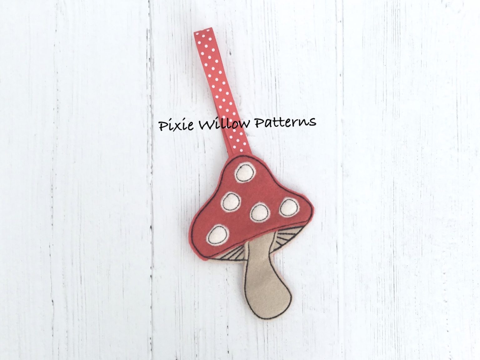 Toadstool Applique for 5×7 Hoops – Pixie Willow Patterns