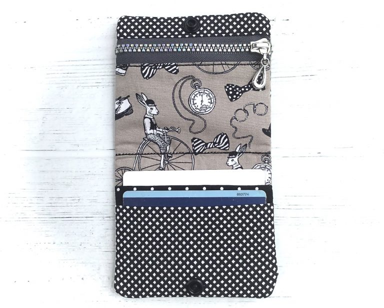 ITH Purse and Card Holder. 5×7 In The Hoop Project – Pixie Willow Patterns