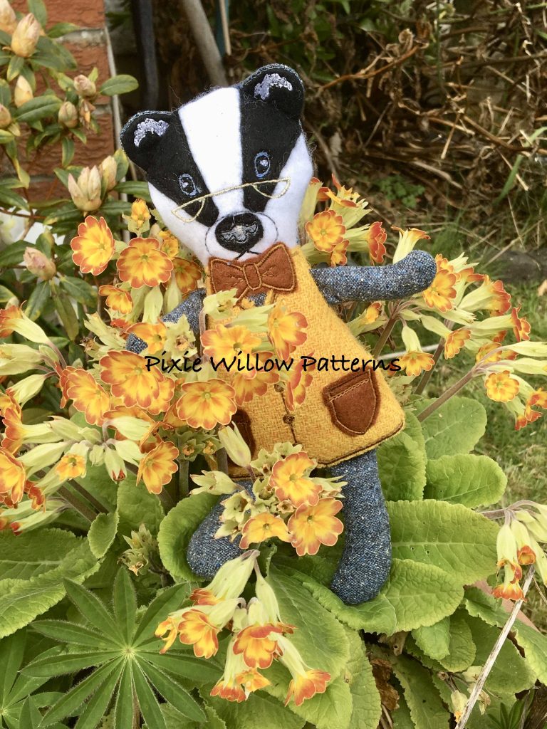 ITH Badger Pattern. In the hoop badger Machine Embroidery Design for 5× ...