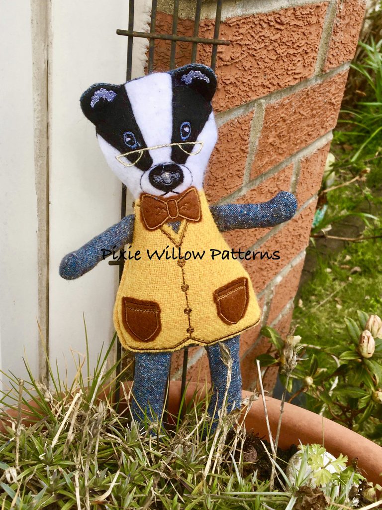 ITH Badger Pattern. In the hoop badger Machine Embroidery Design for 5× ...