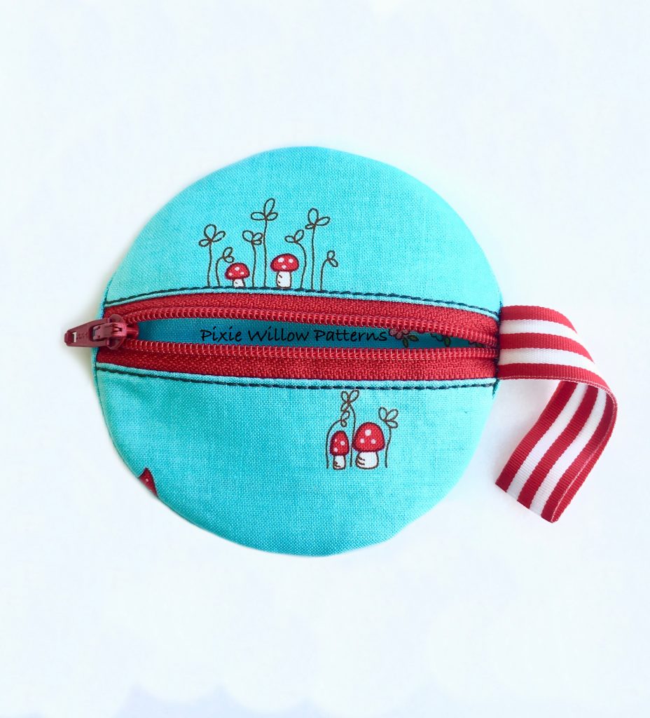 4 ITH zipper bag designs for 4×4 hoops. Hexagonal and circular shapes BOTH lined and unlined ...