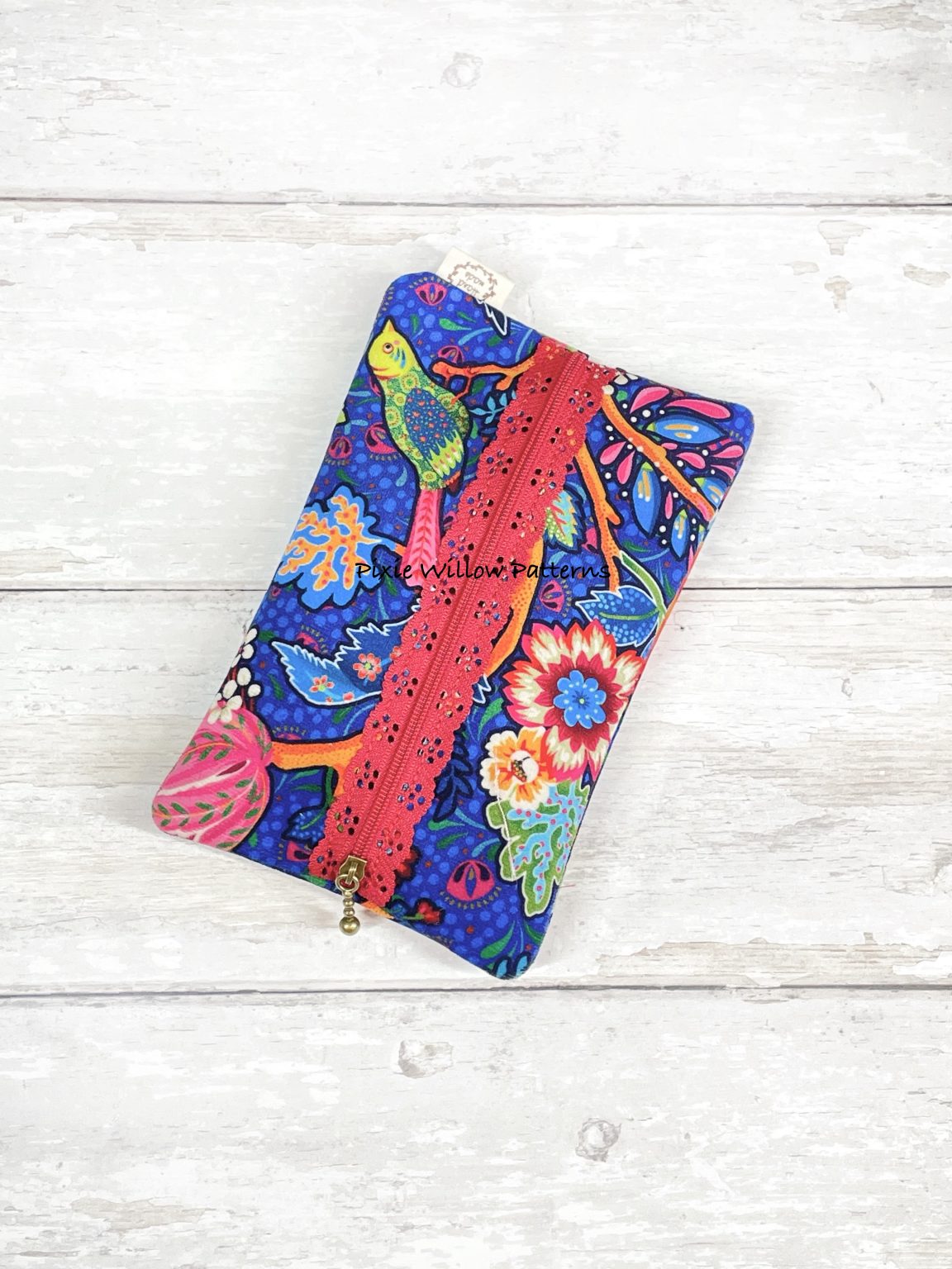 ITH Lined Zipper bag for Lace Zips. In The Hoop Bag pattern for 4×4, 5×7 and 6×10 Hoops – Pixie ...