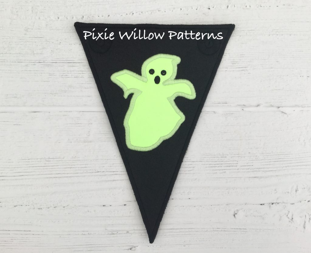 ITH Halloween Bunting. Set of 3 Halloween flags design for hanging ...