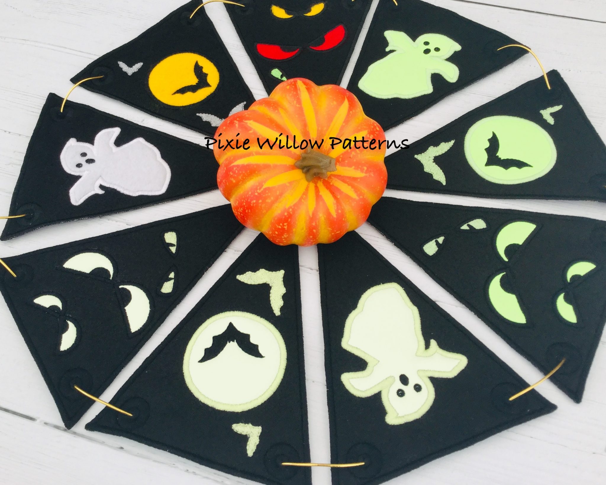 ITH Halloween Bunting. Set of 3 Halloween flags design for hanging ...