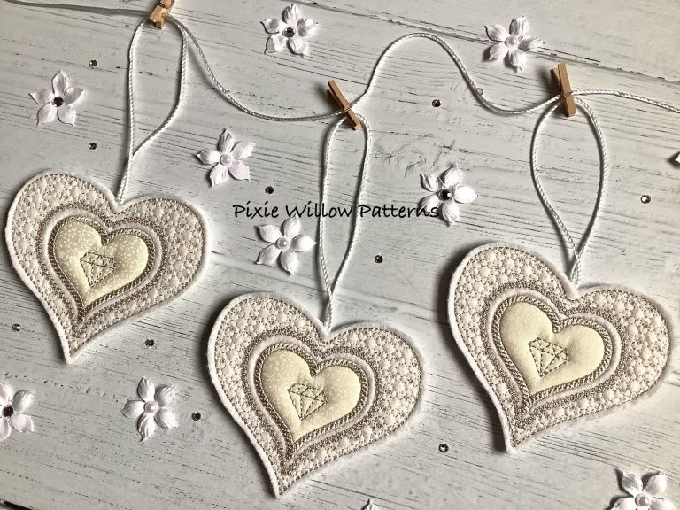 ITH 4×4 heart pattern. Machine embroidery hanging heart design with ...