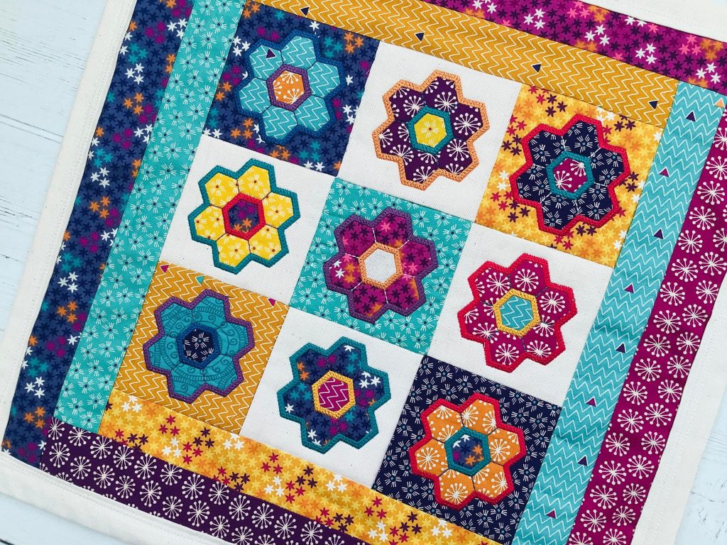 Hexagon quilt block pattern. Machine embroidery design of single quilt ...