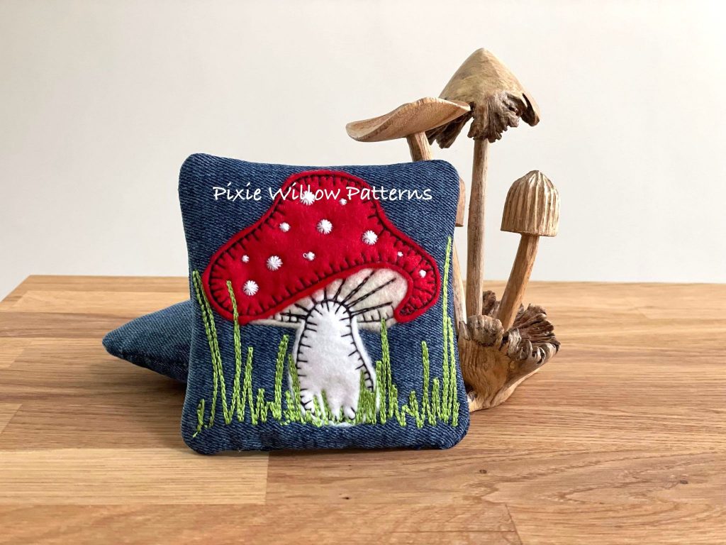 In the hoop pin cushion pattern. Set of 3 embroidery machine pin ...