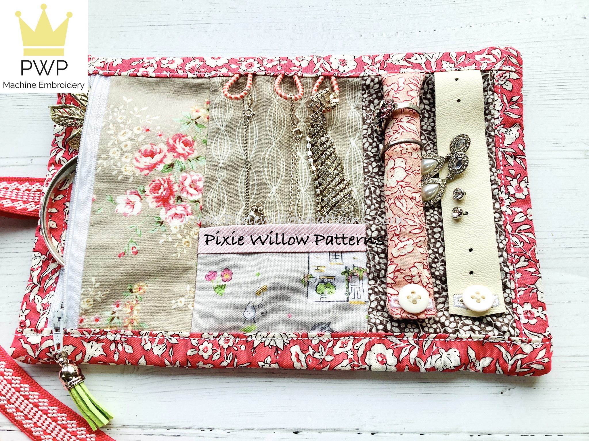 ITH Travel Jewellery Roll Pattern. For 7.9×11 hoops – Pixie Willow Patterns