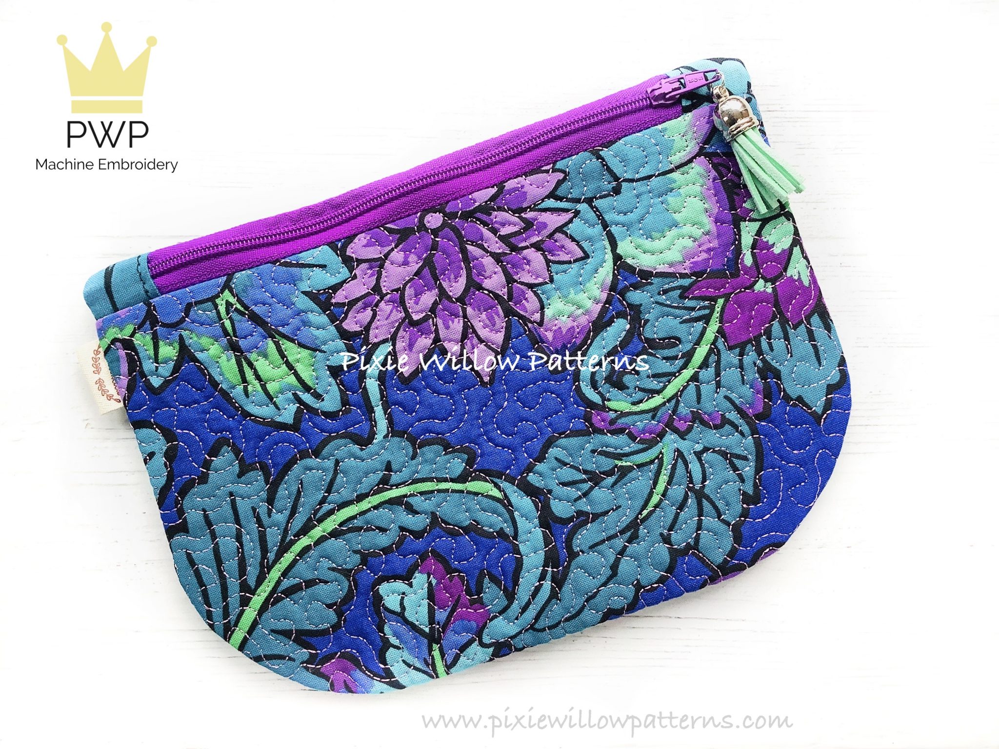 ITH Curved Zipper Bag with Quilted panels pattern. Tab top zipper bag, fully lined with no ...